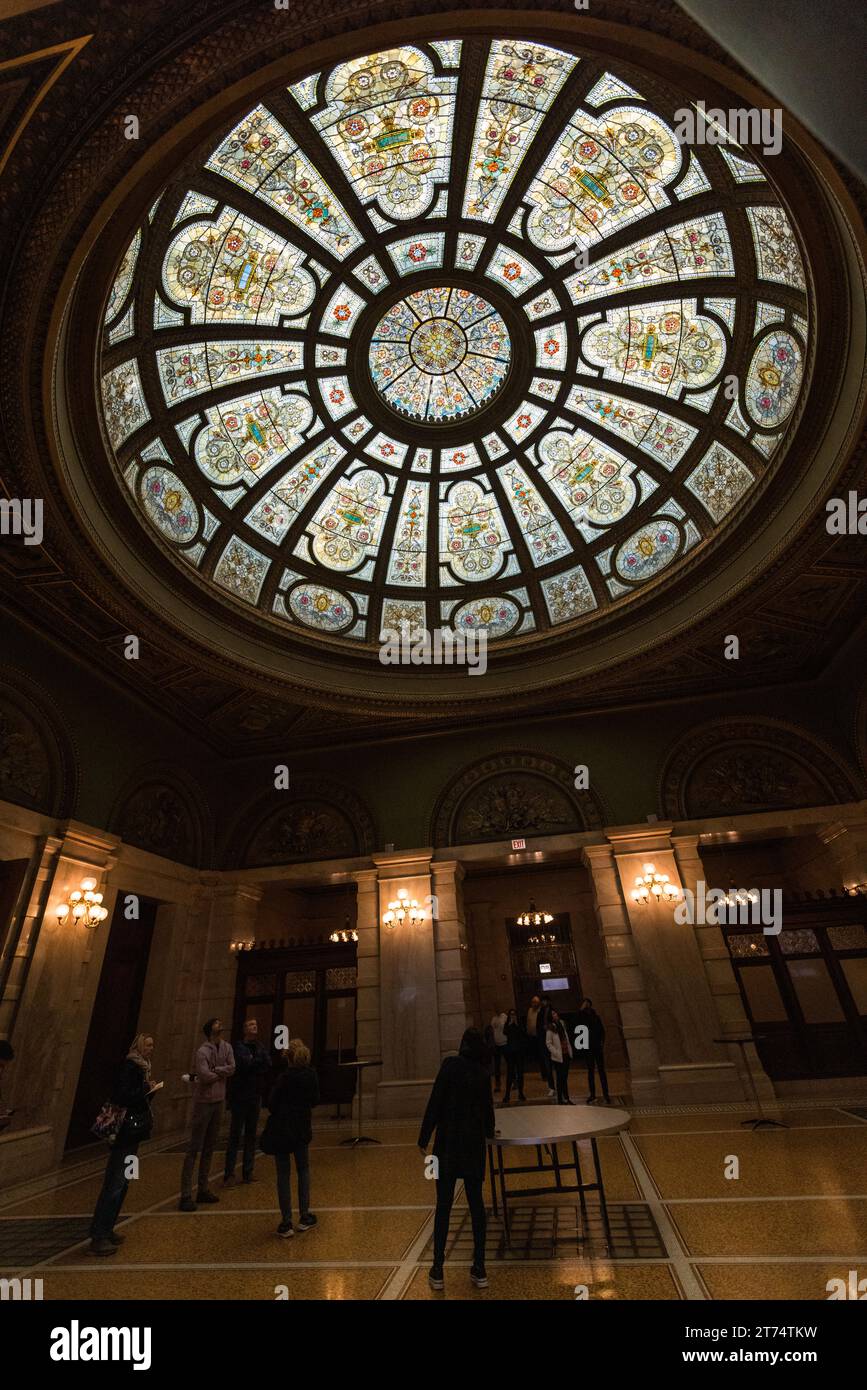 Chicago cultural center ceiling dome hi-res stock photography and ...