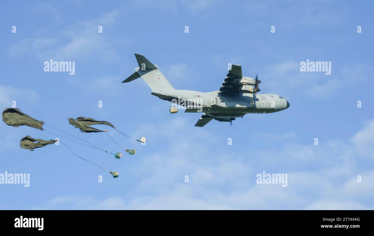 ZM415 RAF Royal Air Force Airbus A400M Atlas military cargo plane on a ...