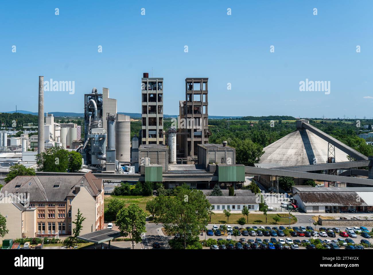 Cement Plant With Silos And Process Towers Stock Photo - Alamy