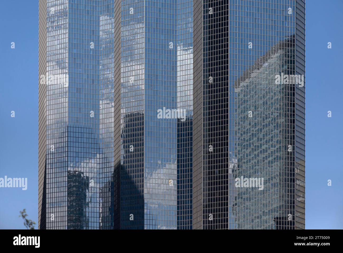 Modern urban neighborhood hi-res stock photography and images - Alamy