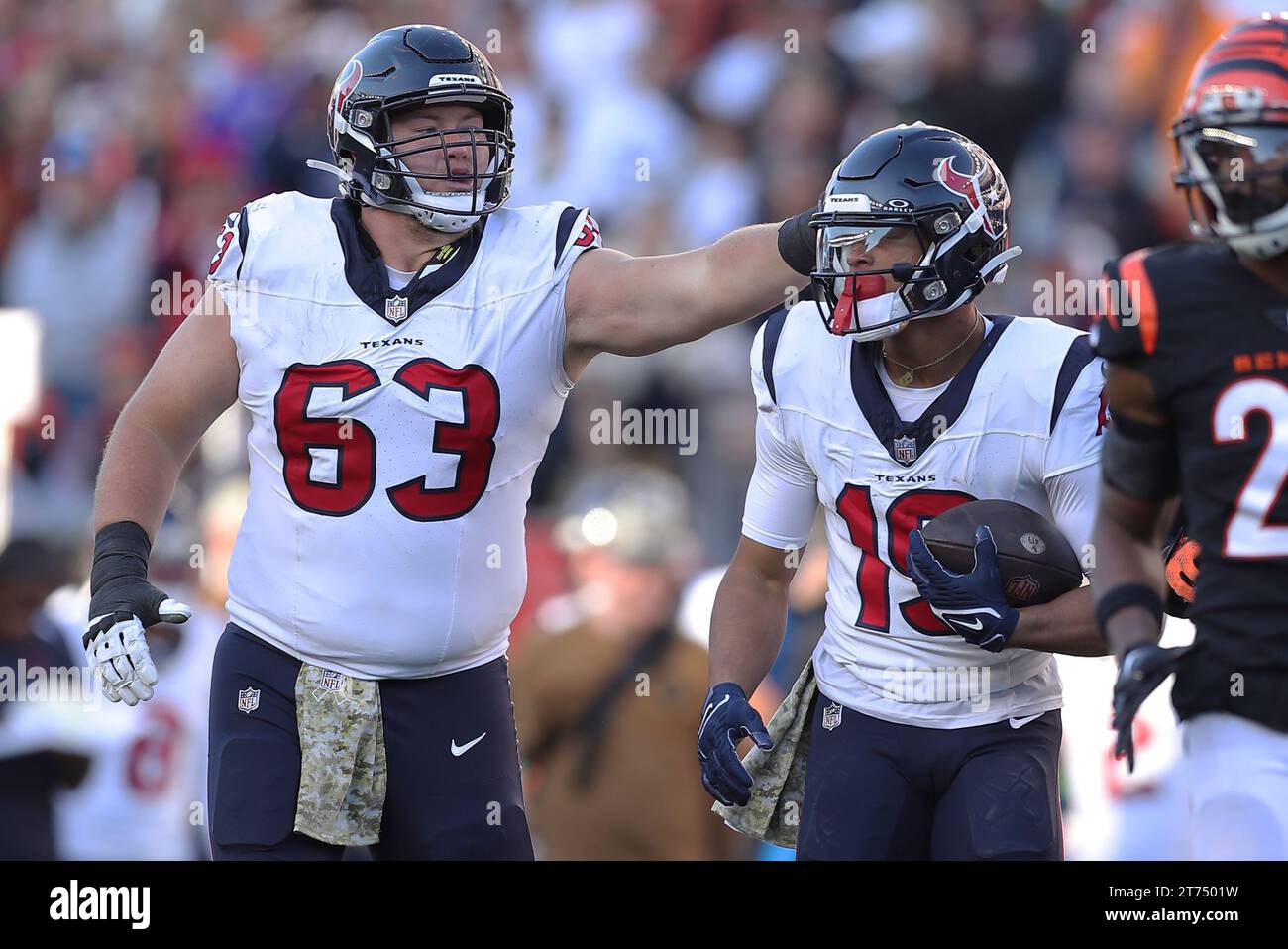 Houston Texans center Michael Deiter (63) reacts to Houston Texans wide ...