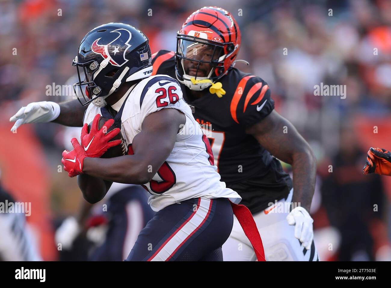 Cincinnati Bengals defensive tackle Jay Tufele (97) and Houston Texans ...