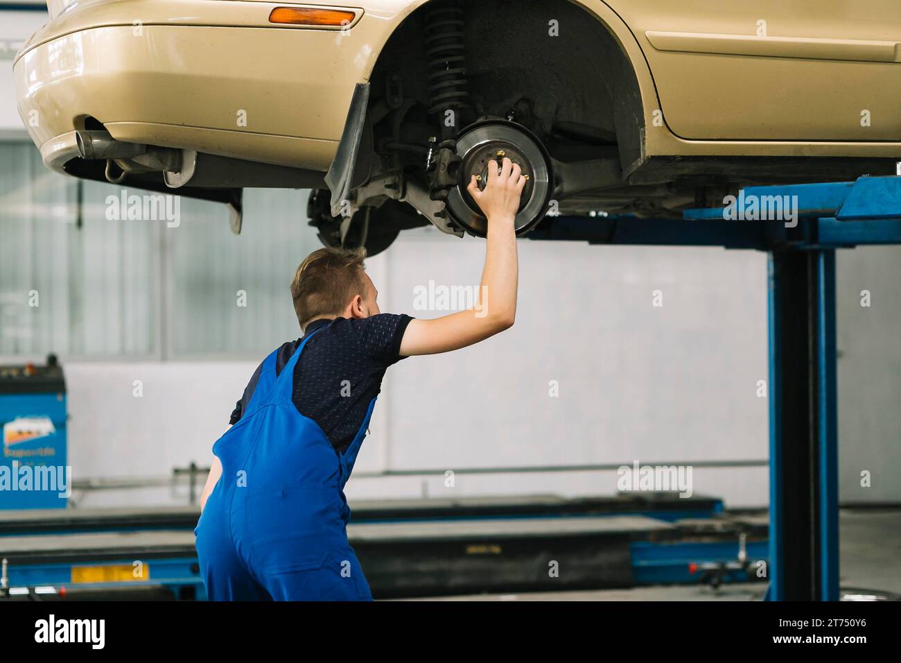 Chassis check hi-res stock photography and images - Alamy