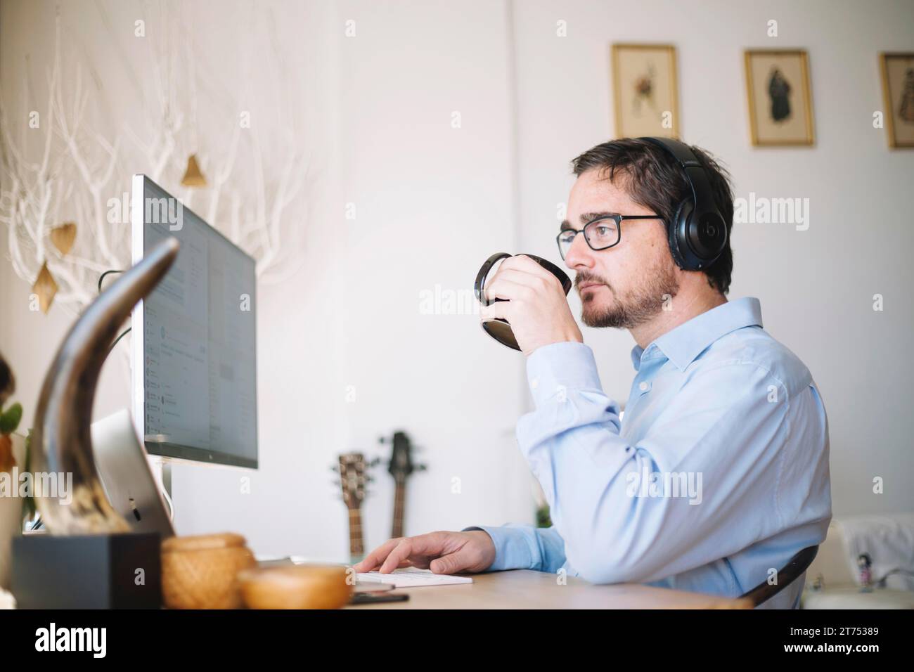 Man drinking espresso office hi-res stock photography and images - Alamy