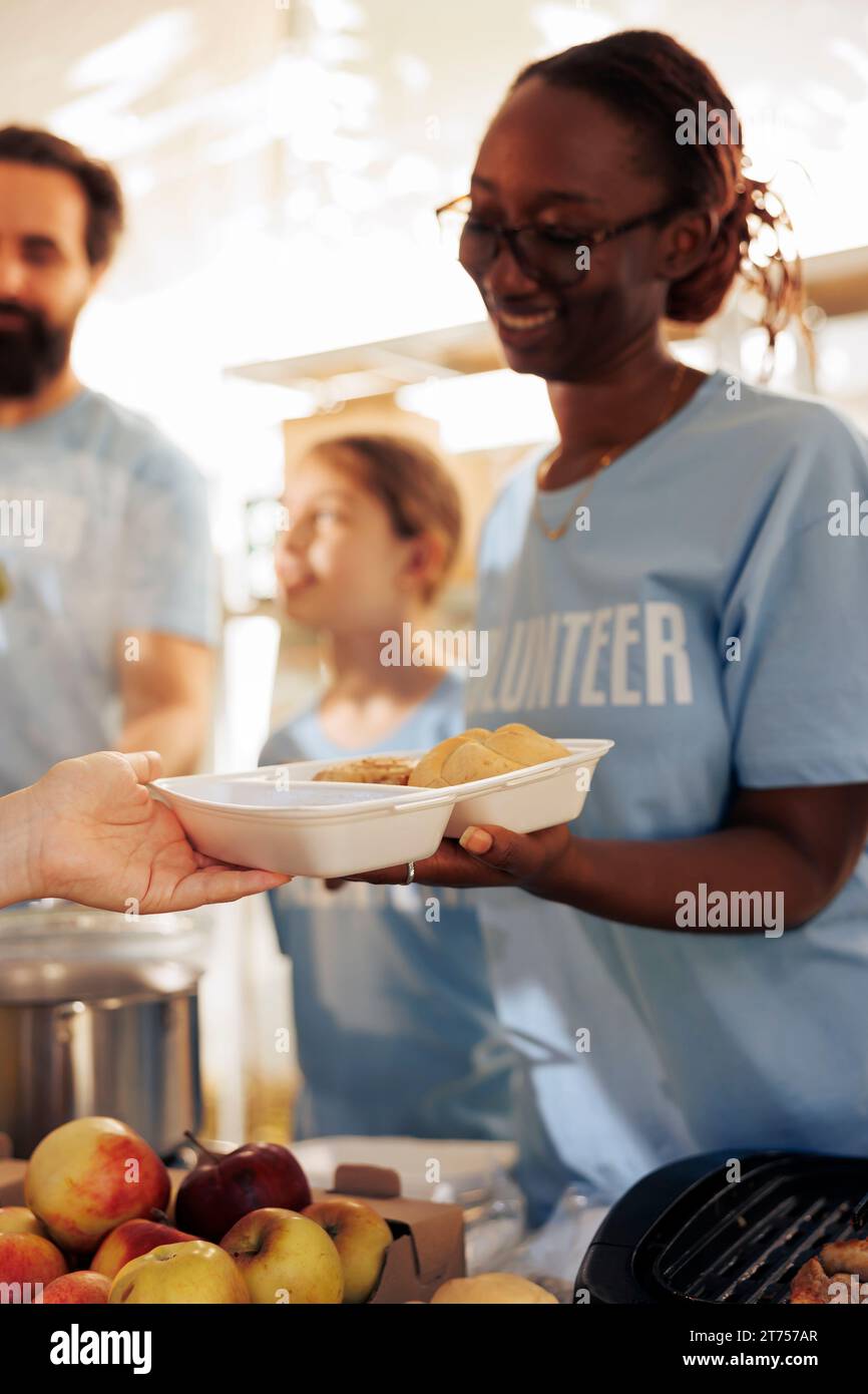 African poverty food sharing hi-res stock photography and images - Alamy
