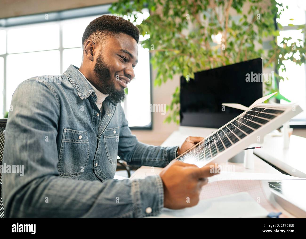 Modern project management hi-res stock photography and images - Alamy