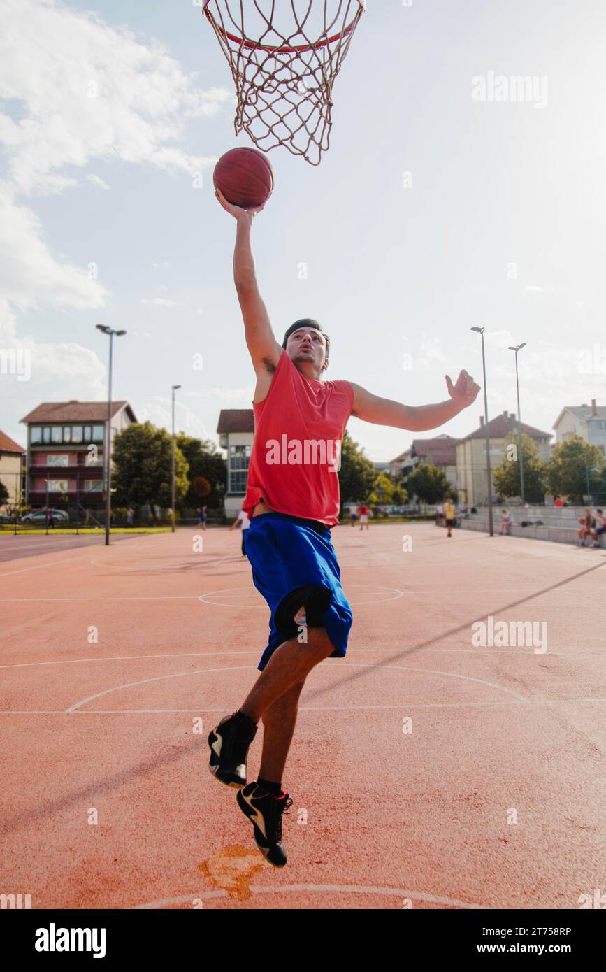Dunking ball hi-res stock photography and images - Alamy