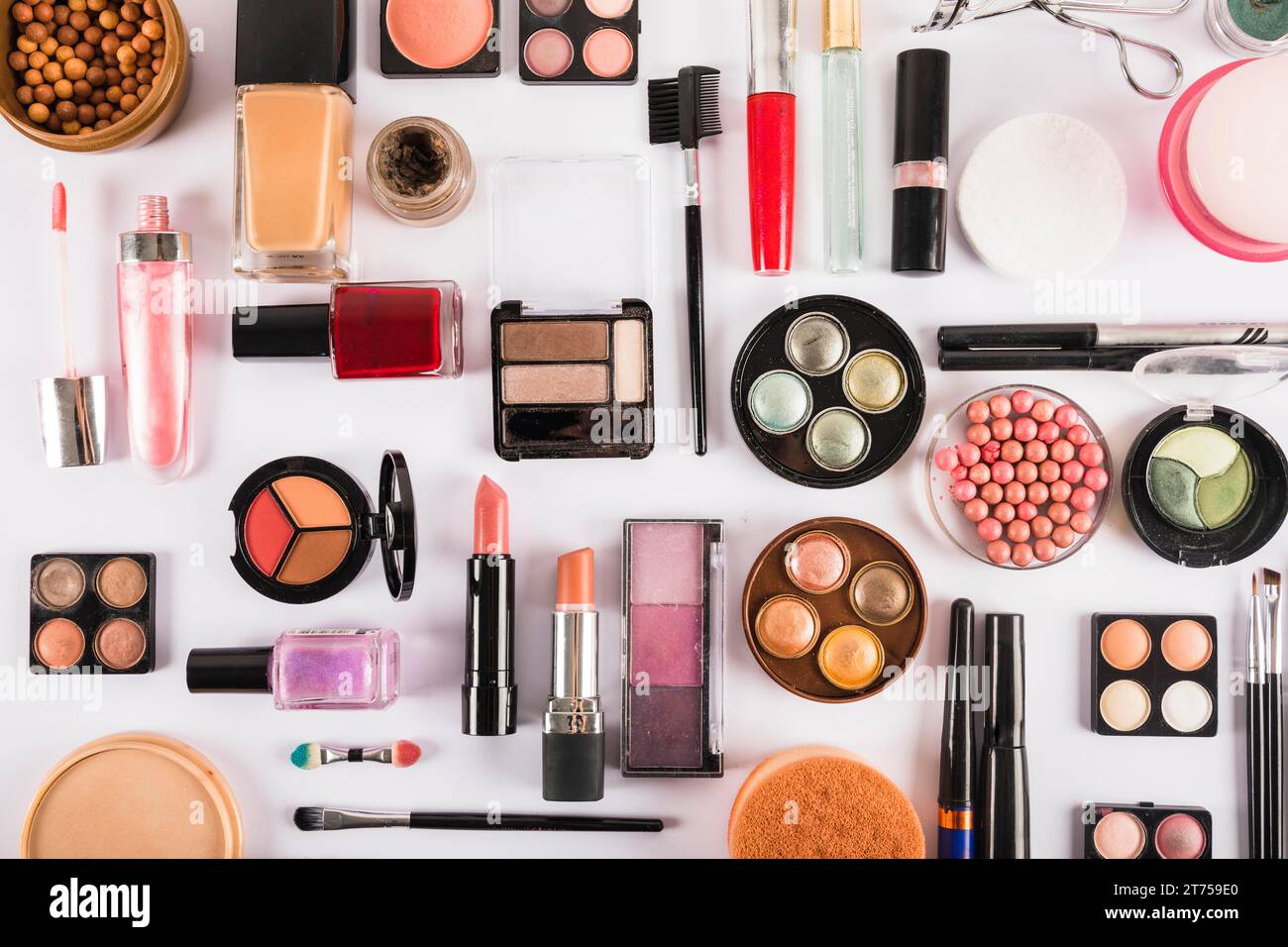 Beauty cosmetics products collection hi-res stock photography and ...