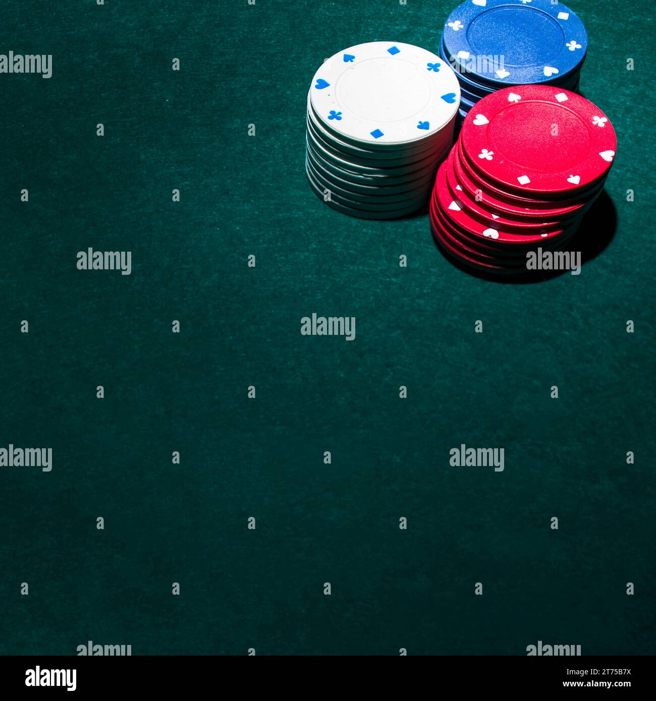 Green gaming table hi-res stock photography and images - Alamy