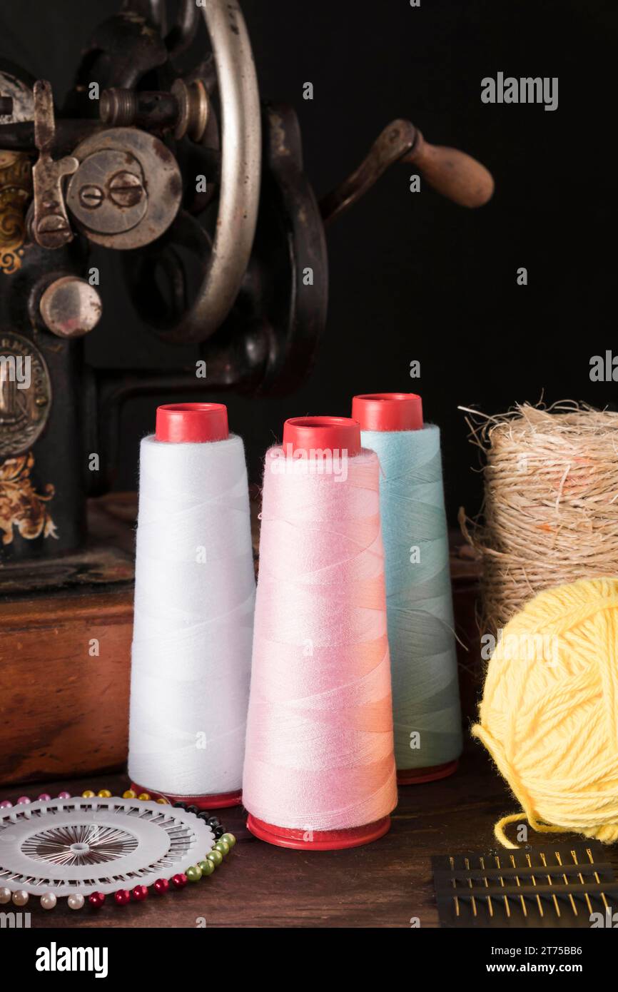 Curly threads hi-res stock photography and images - Alamy