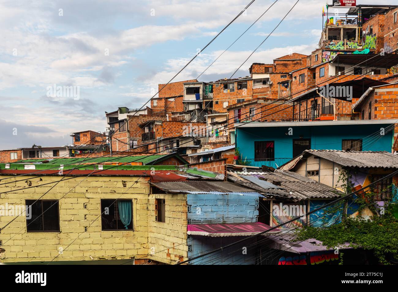 Colombian favela hi-res stock photography and images - Alamy