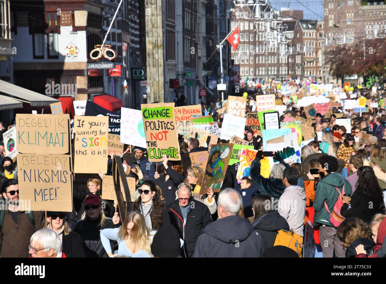 Amsterdam, The, Netherlands. 12th Nov, 2023. More than 80.000 people ...