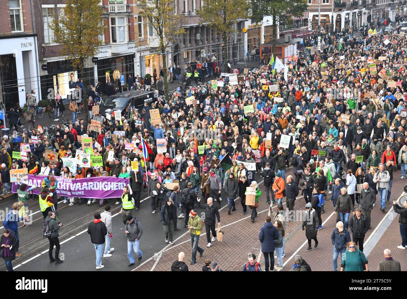 Amsterdam, The, Netherlands. 12th Nov, 2023. More than 80.000 people ...