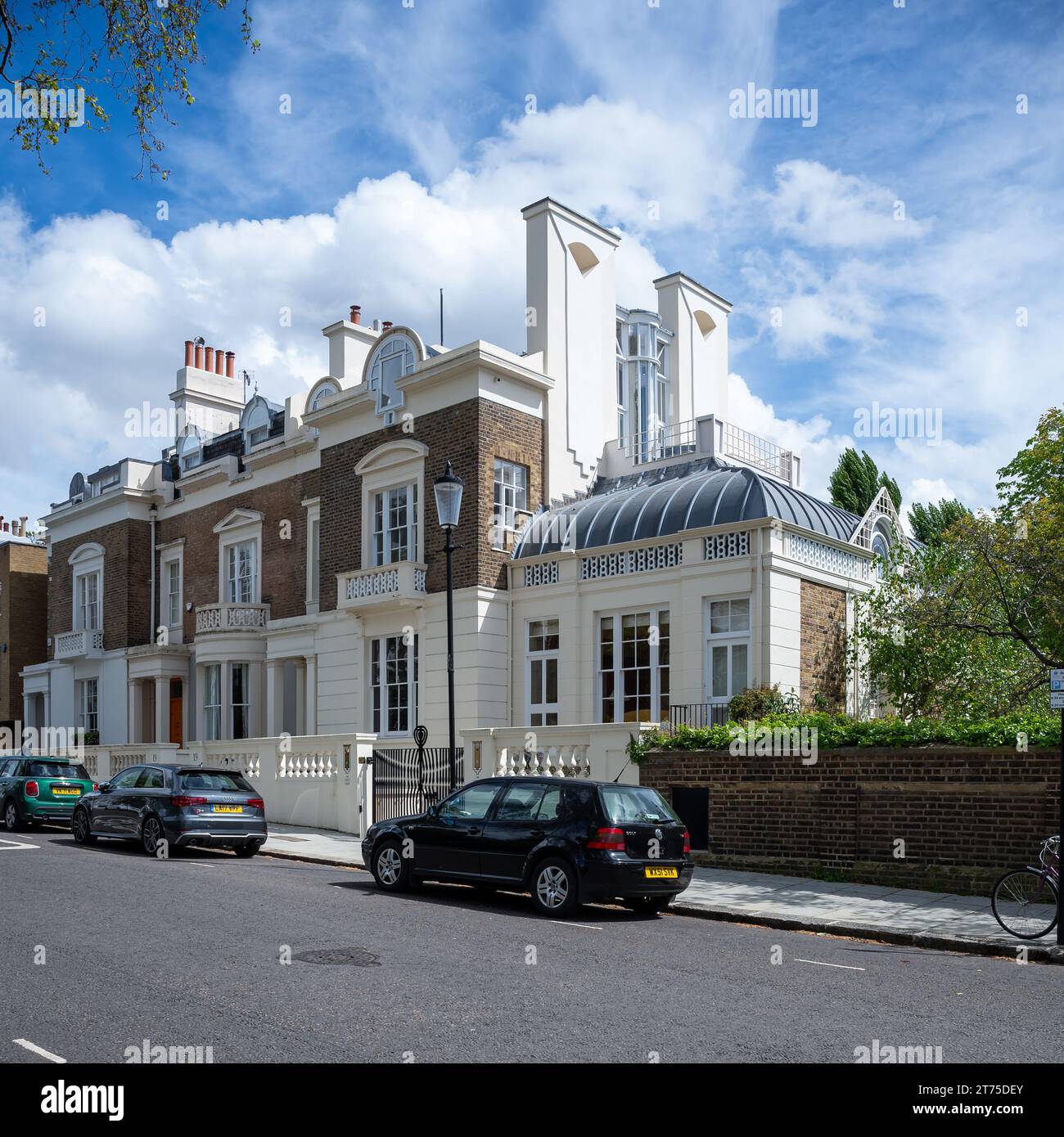 Cosmic house jencks hi-res stock photography and images - Alamy