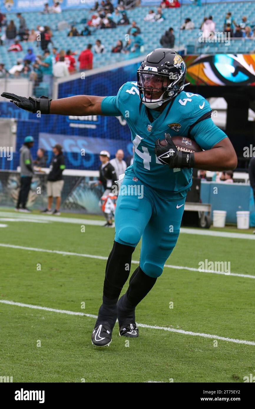 Jacksonville Jaguars linebacker Travon Walker (44) warms up before an ...