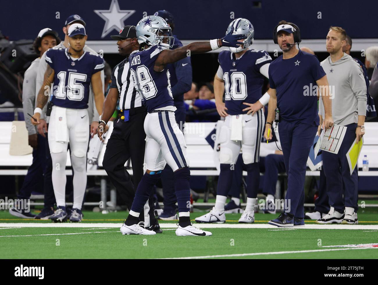 Arlington,TX USA: Dallas Cowboys wide receiver CeeDee Lamb (88) motions ...