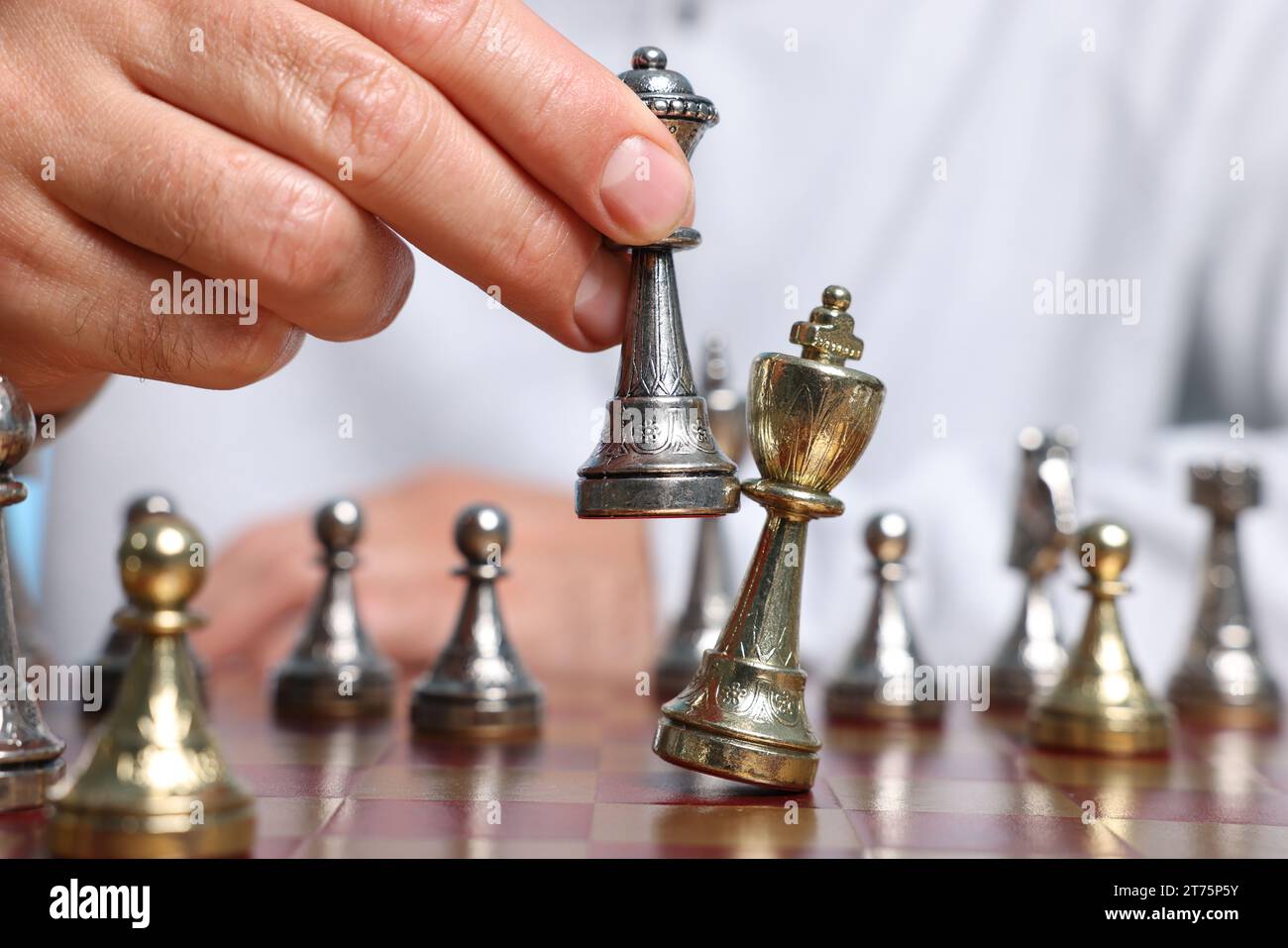Bishop chess piece hi-res stock photography and images - Alamy