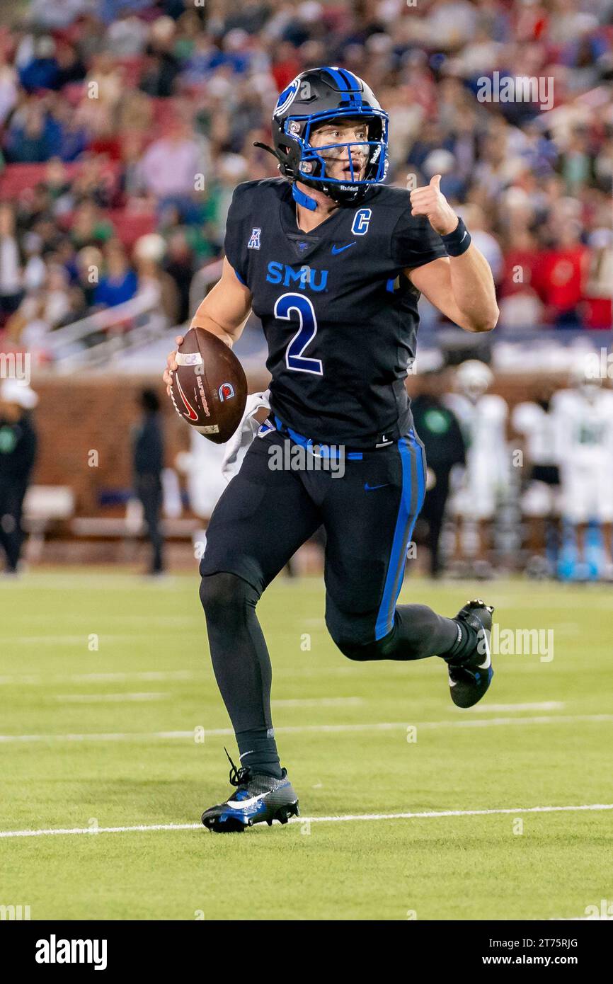 DALLAS, TX - NOVEMBER 10:Southern Methodist Mustangs quarterback ...