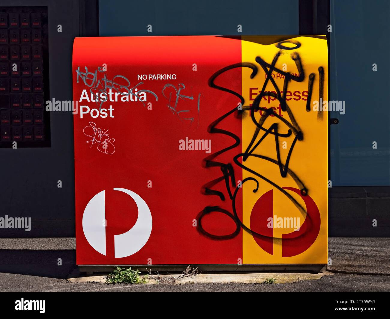Melbourne Australia / Graffitied Australia Post Box in Pratt Street ...