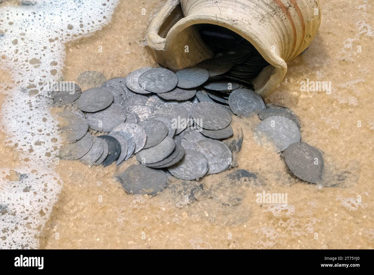 Coin jar soil hi-res stock photography and images - Alamy