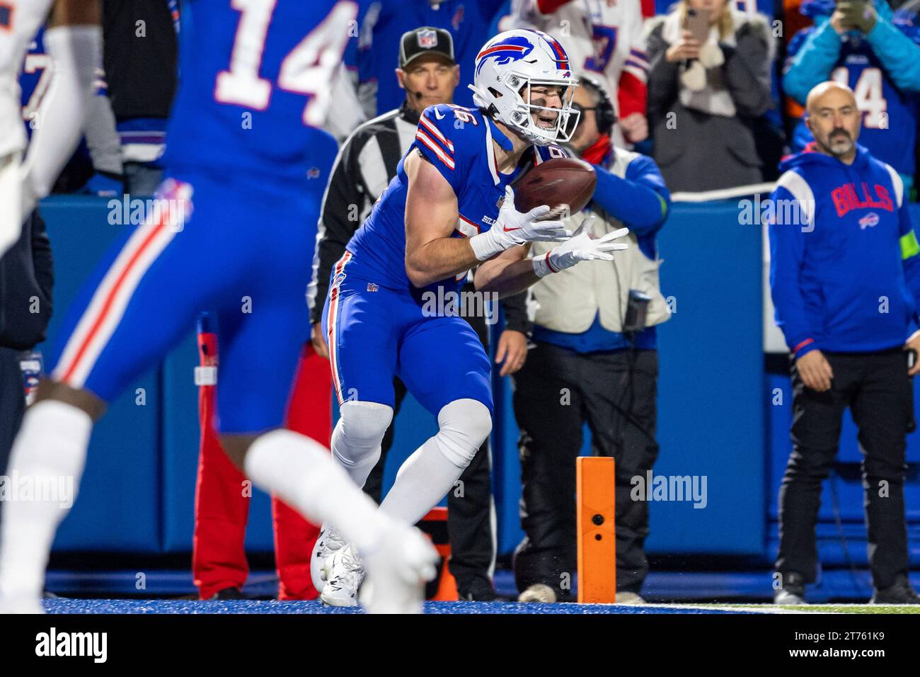 Buffalo Bills tight end Dalton Kincaid (86) catches a touchdown during ...