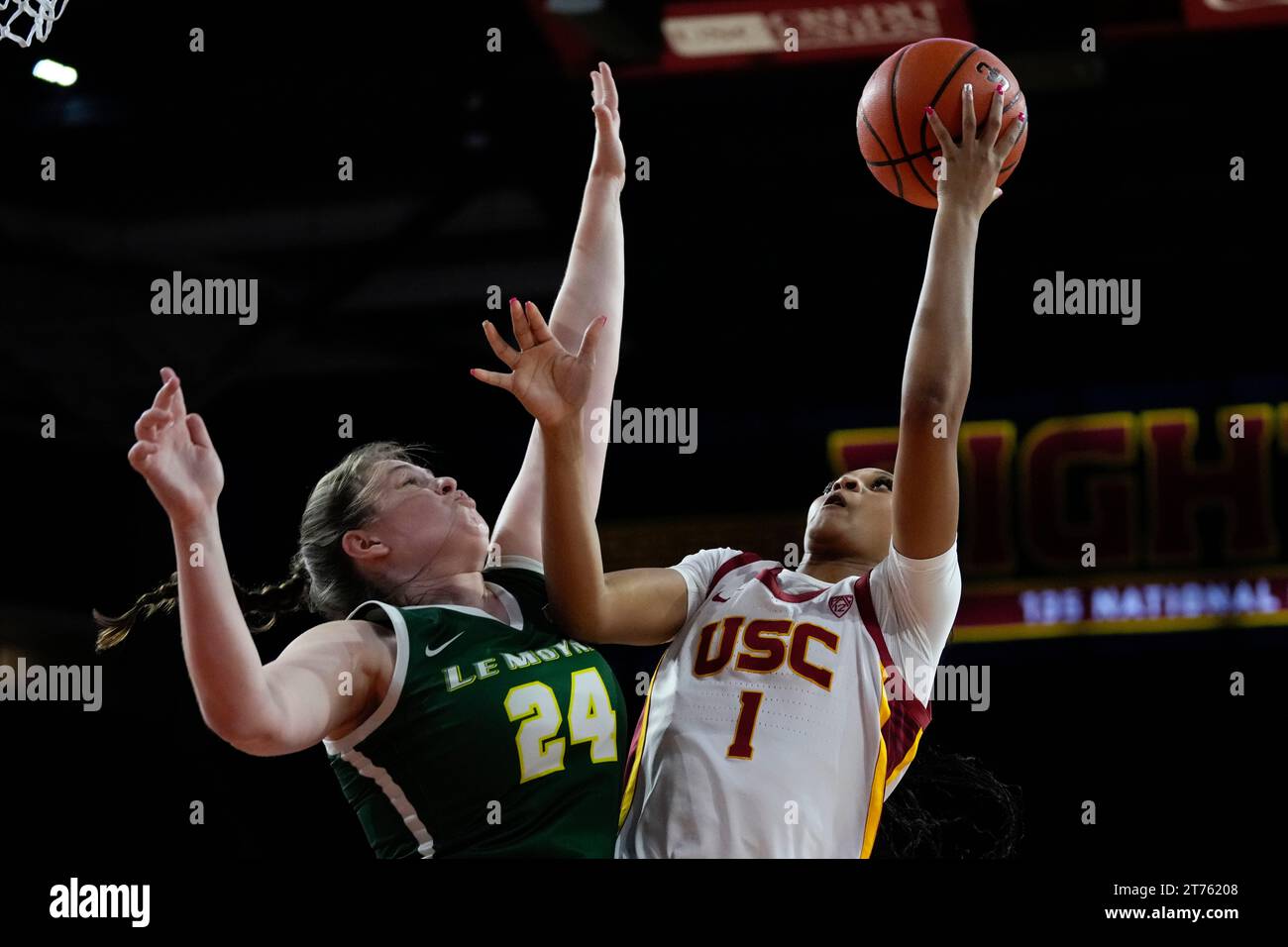 Southern California guard Taylor Bigby (1) shoots against Le Moyne ...