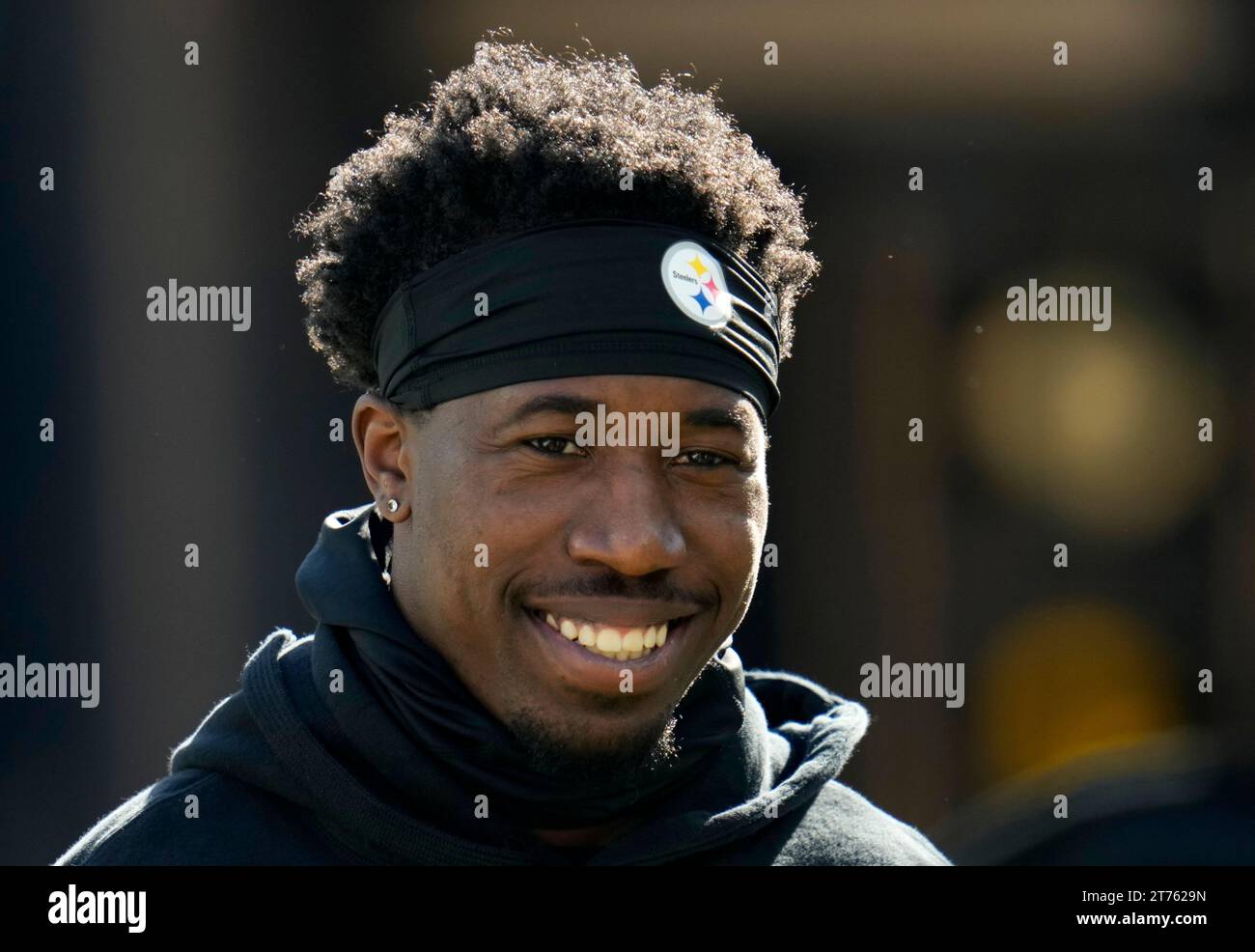 Pittsburgh Steelers cornerback Joey Porter Jr. (24) warms up before an ...