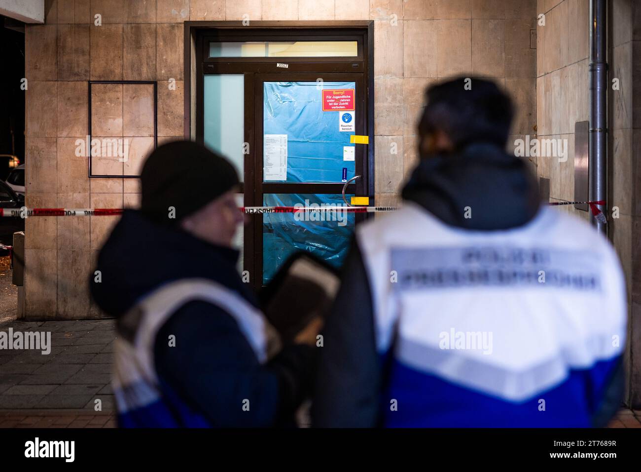 Hanover, Germany. 14th Nov, 2023. Police press spokespersons stand in ...