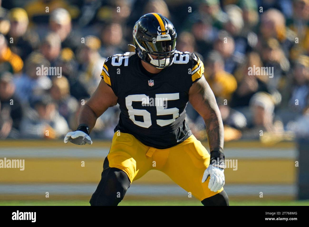 Pittsburgh Steelers offensive tackle Dan Moore Jr. (65) plays during an ...