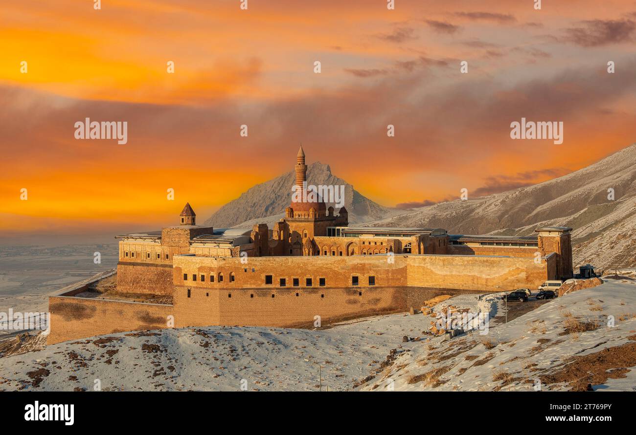 The Palace of Ishak Pasha in Dogubayazit, Turkey Stock Photo - Alamy