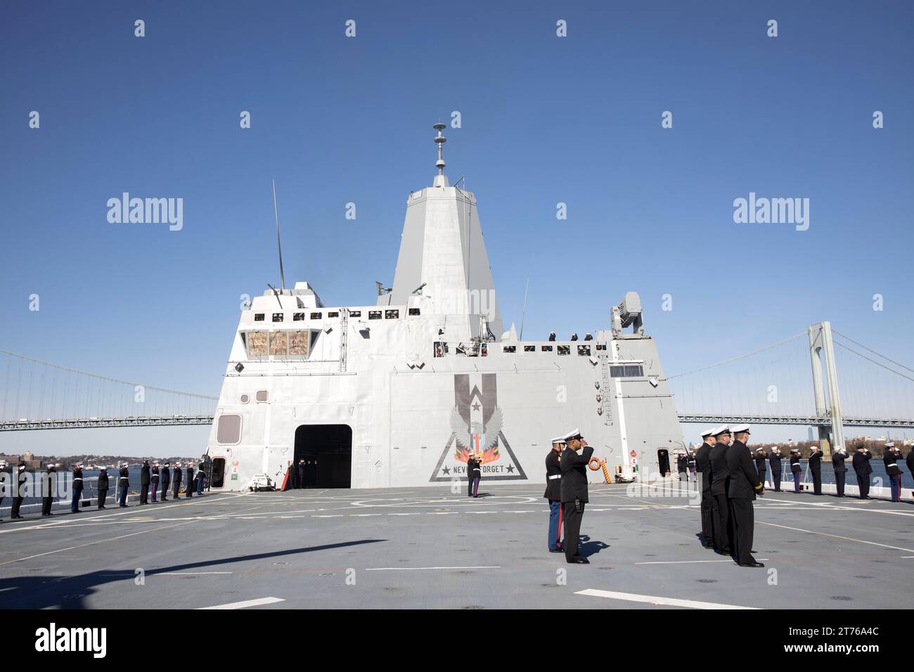 U s service members man hi-res stock photography and images - Alamy