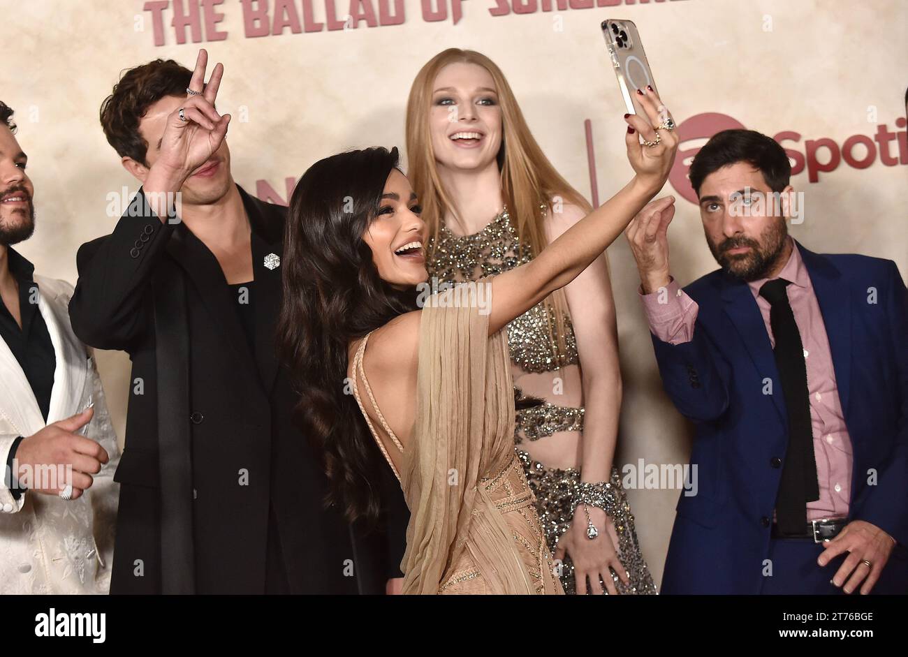 Hollywood, USA. 13th Nov, 2013. Tom Blyth, Rachel Zegler, Jason ...