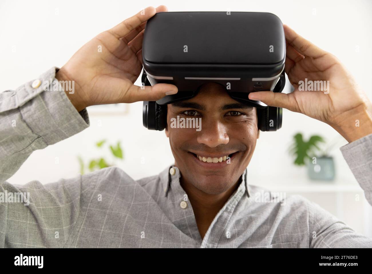 Vr portrait hi-res stock photography and images - Alamy