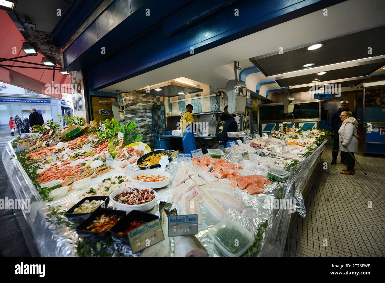 Poissonnerie Pepone fish & seafood shop on Rue Lepic in Montmartre ...