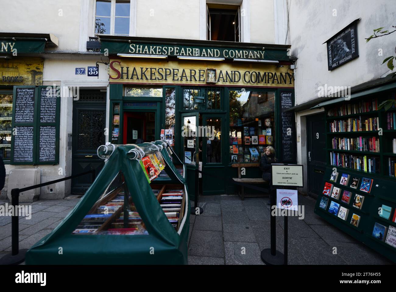 Shakespeare and Company bookstore on Rue de la Bûcherie in the Latin ...