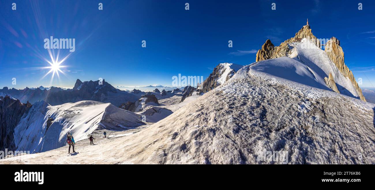 FRANCE. ALPS. HAUTE-SAVOIE (74) CHAMONIX-MONT-BLANC, AIGUILLE DU MIDI ...