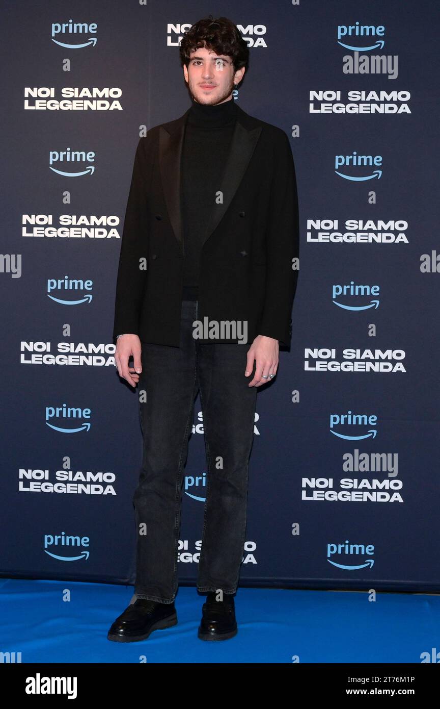Nicolas Maupas beim Photocall zur Amazon Prime Video Serie Noi siamo ...