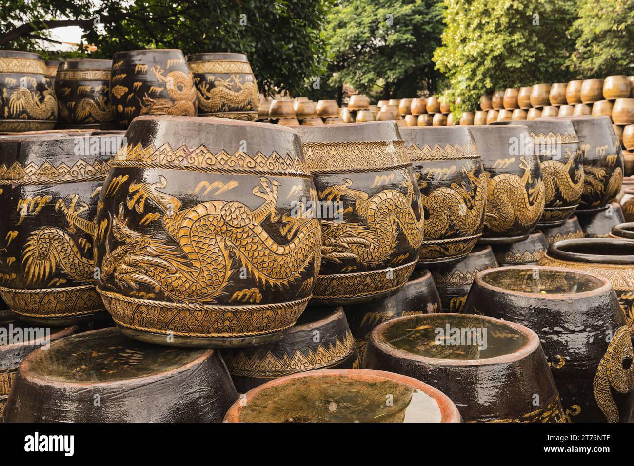 Hand painted jar hi-res stock photography and images - Alamy
