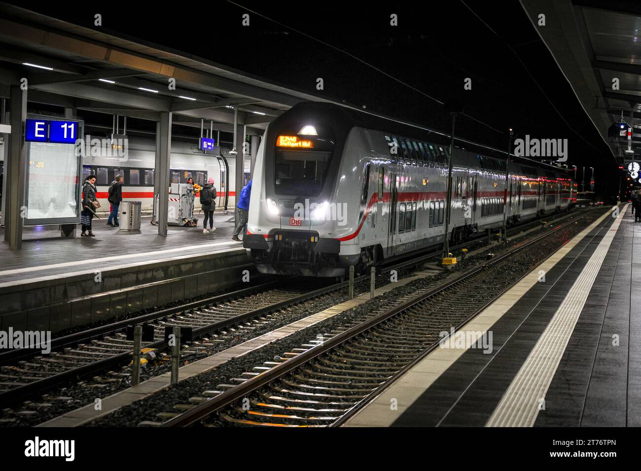 Dortmund Hauptbahnhof - Intercity Zug IC, IC2, Doppelstock Intercity ...