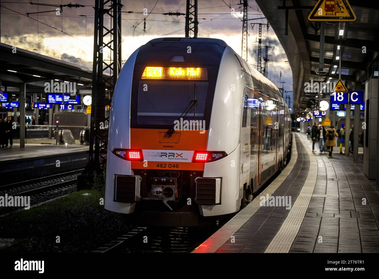 Dortmund Hauptbahnhof - Rhein-Ruhr-Express, RRX, Rhein-Weser-Express ...