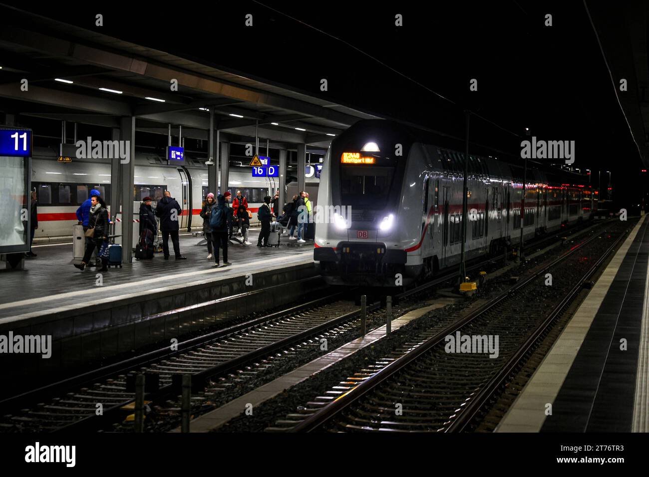 Dortmund Hauptbahnhof - Intercity Zug IC, IC2, Doppelstock Intercity ...