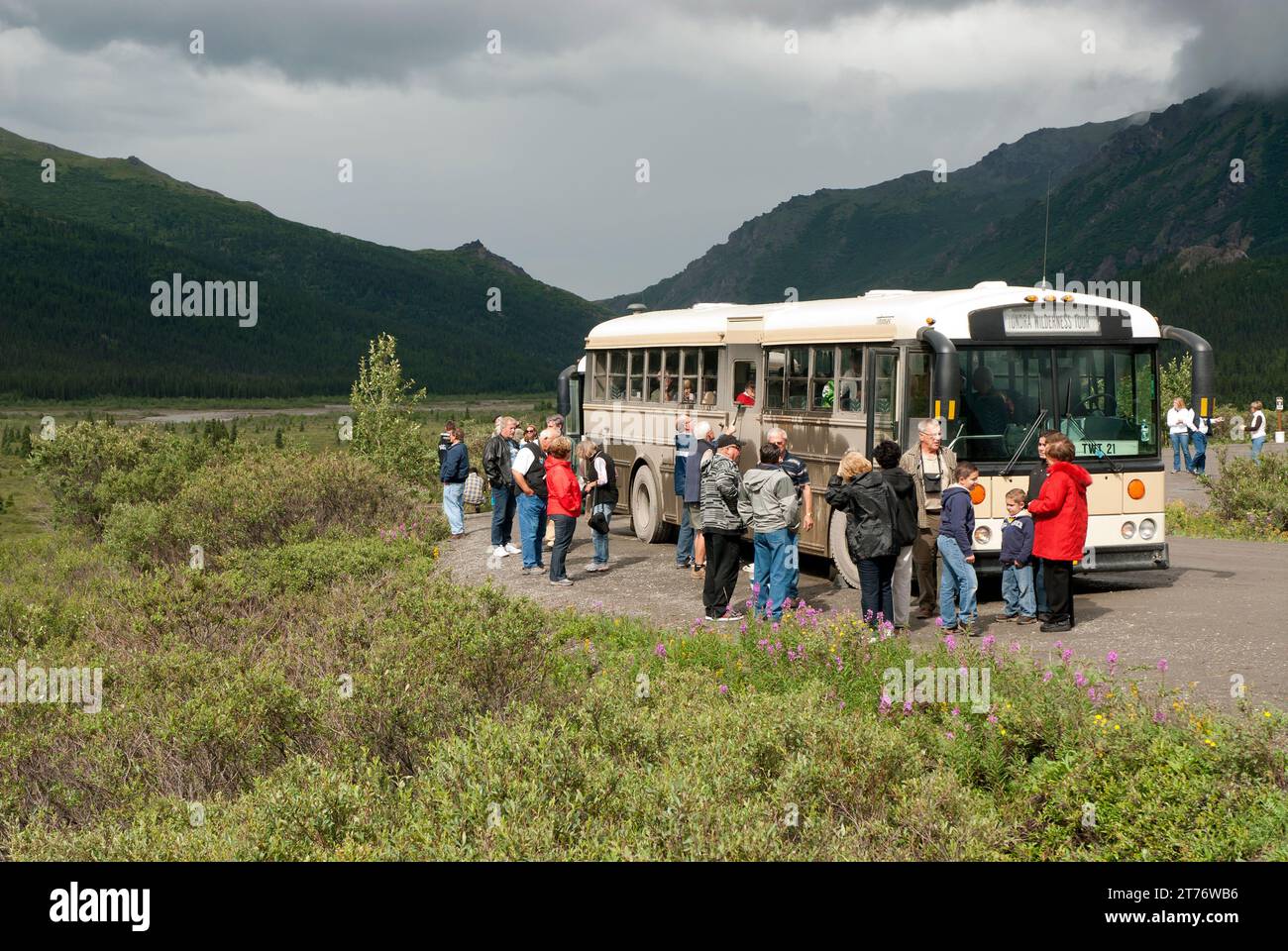 Passengers alaska hi-res stock photography and images - Alamy