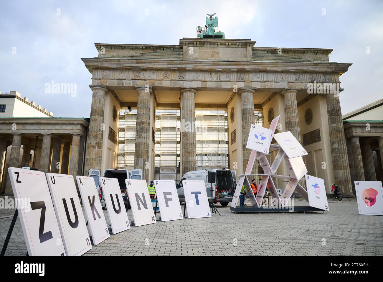 Air rights development hi-res stock photography and images - Alamy