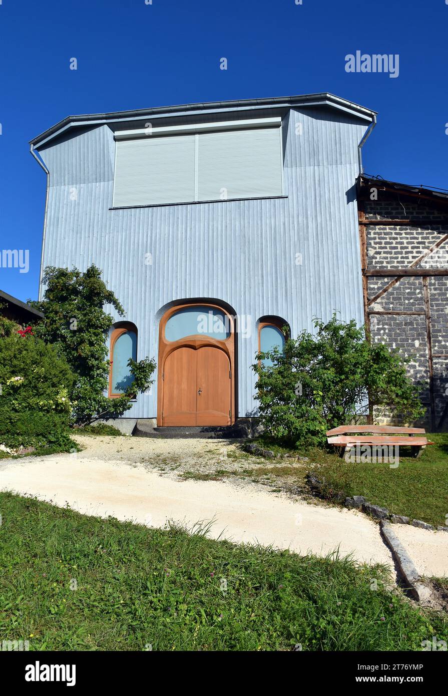 Houses & small apartment buildings in the woods around the Goetheanum ...