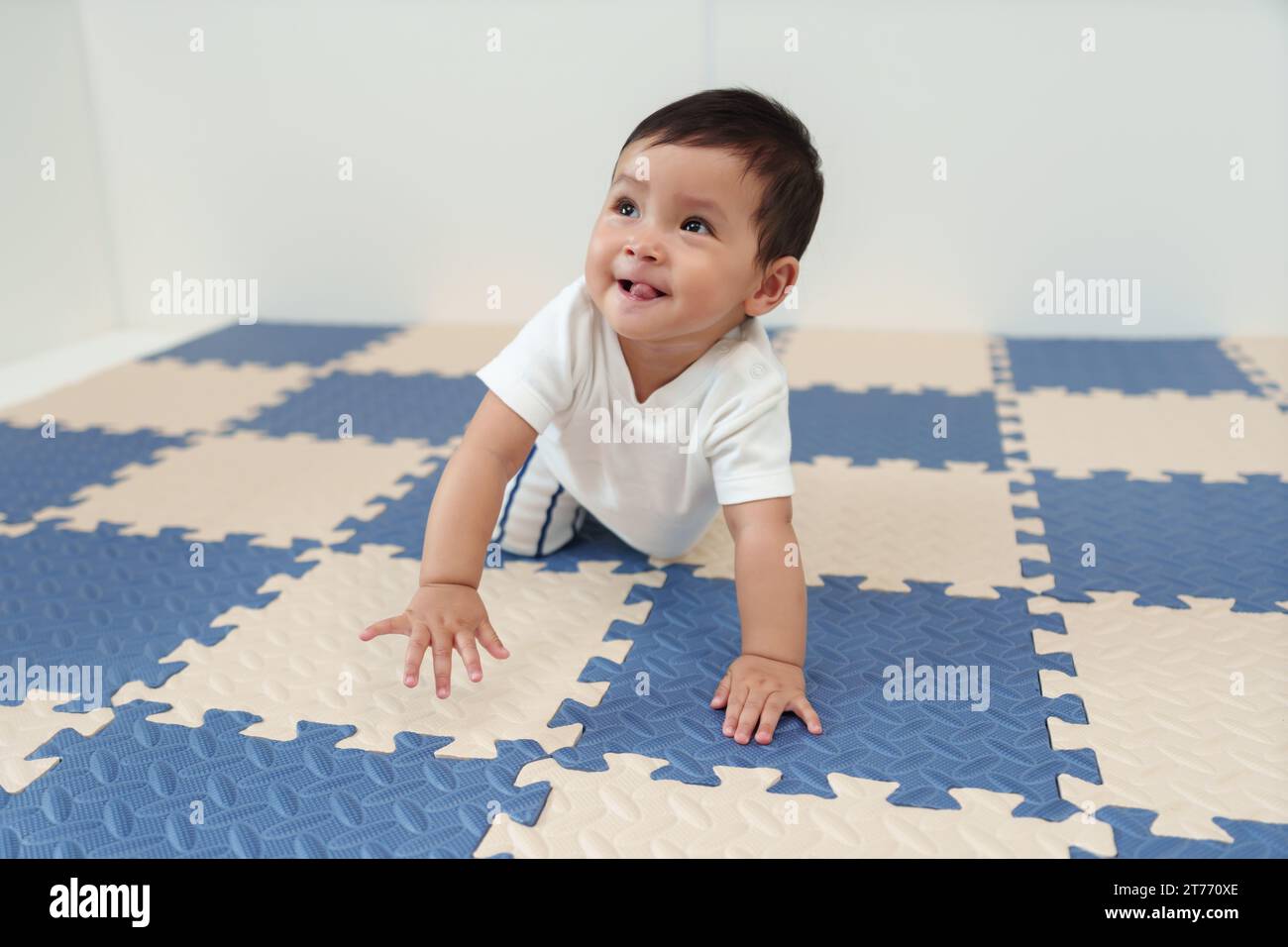 Happy crawling hi-res stock photography and images - Alamy
