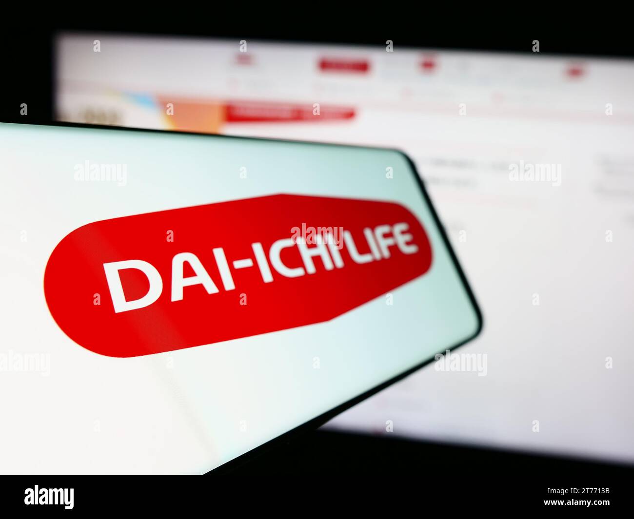 Smartphone with logo of Japanese business Dai-ichi Life Insurance ...