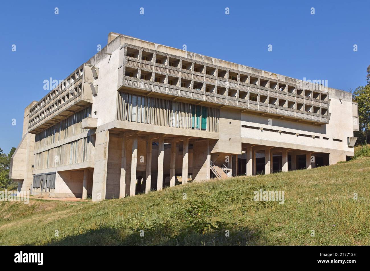 Sainte Marie de La Tourette, a Dominican Order priory on a hillside ...