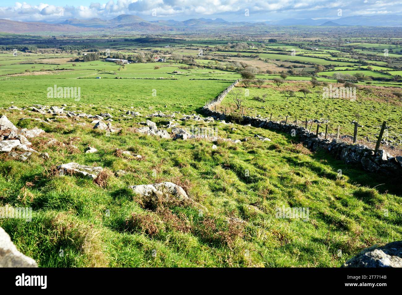 Wall scenery hi-res stock photography and images - Alamy