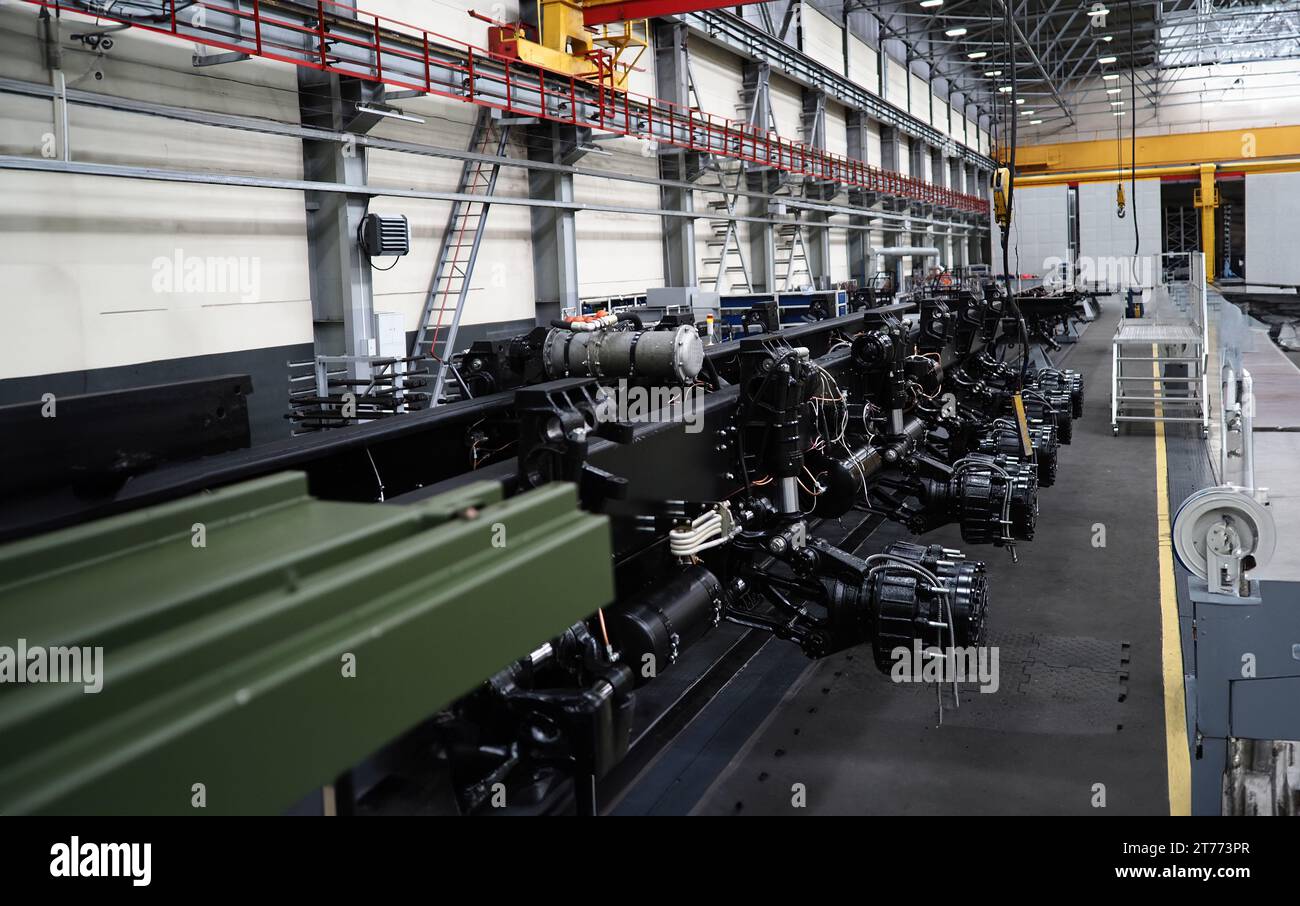 Tractor assembly shop hi-res stock photography and images - Alamy