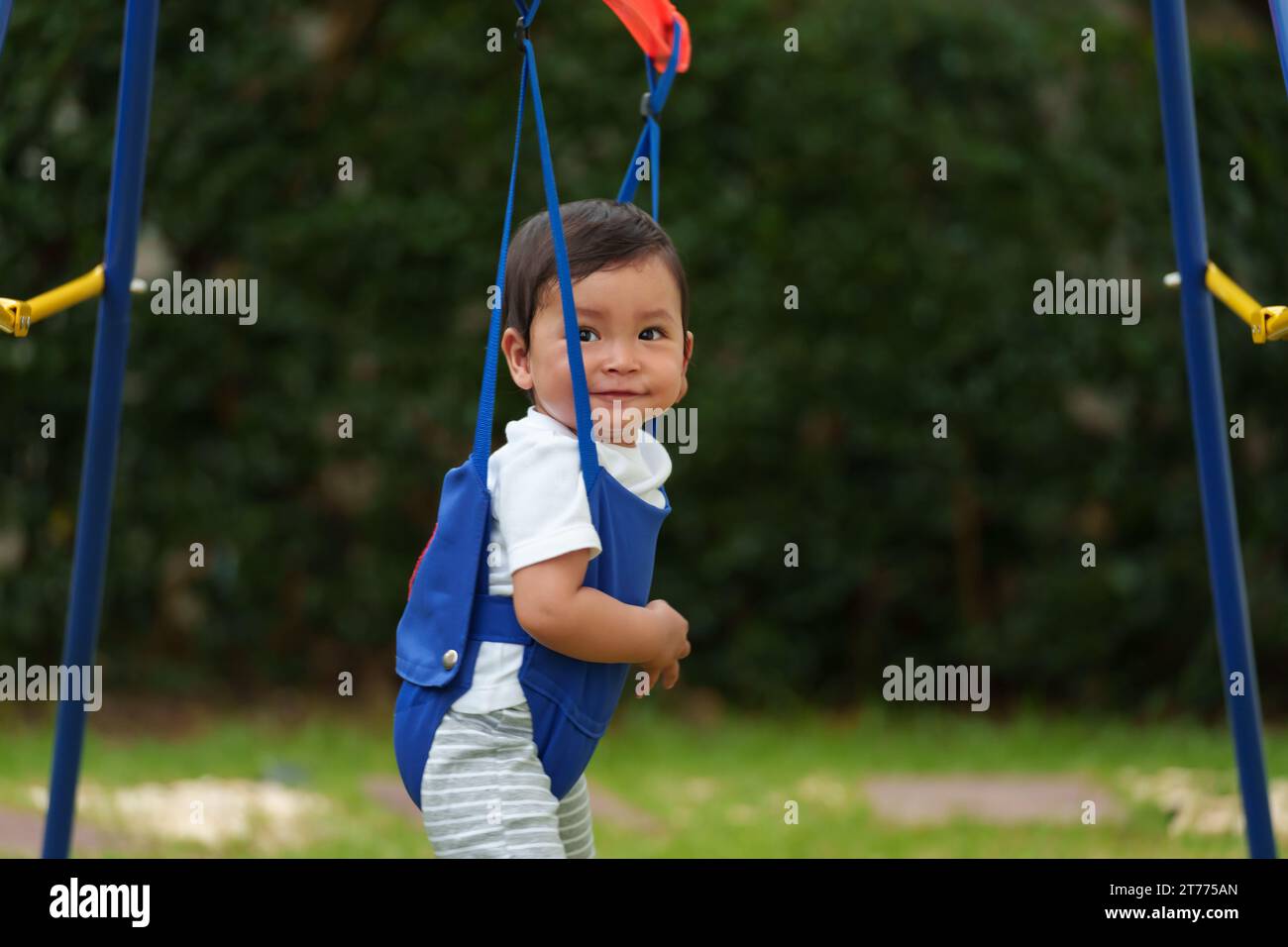 Baby jumping learning hi-res stock photography and images - Alamy